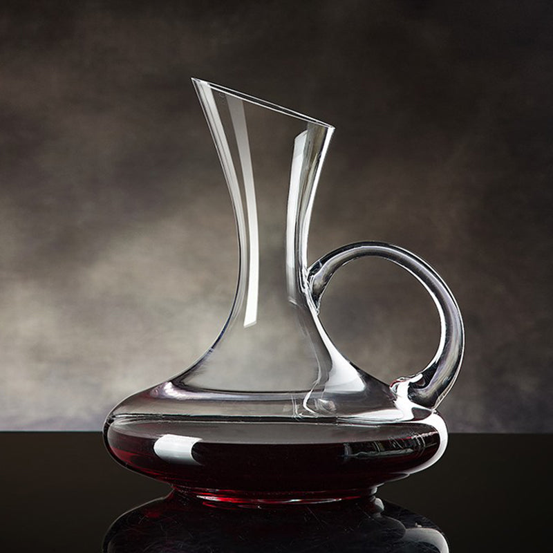 Classic Crystal Wine Decanter - A Touch of Clarity | Glasscias