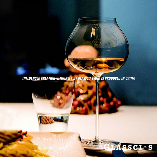 Rona Crystal Pinot Noir Wine Glass - Sleek and Simple | Glasscias