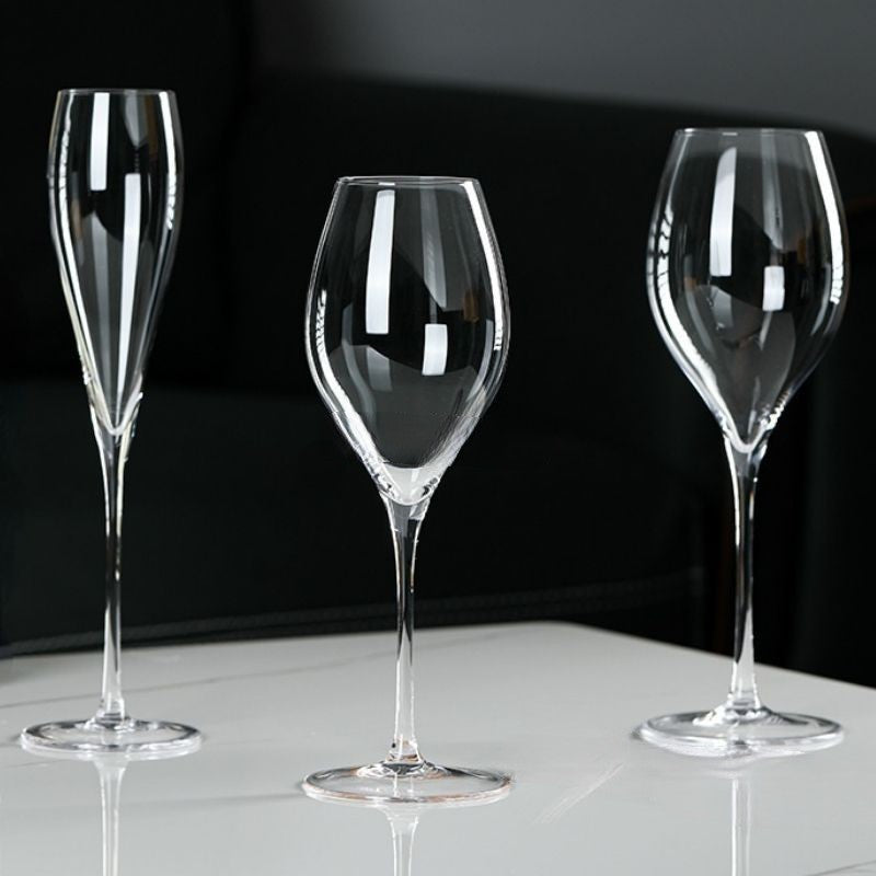 Classy Wine Glasses - Unveil Curvaceous Beauty | Glasscias