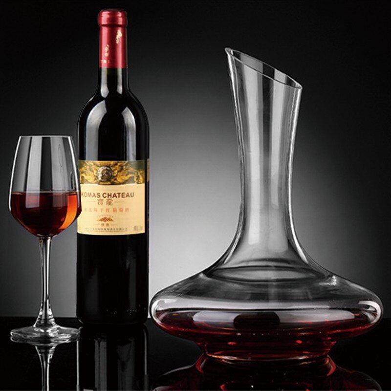 Classic Crystal Wine Decanter - A Touch of Clarity | Glasscias