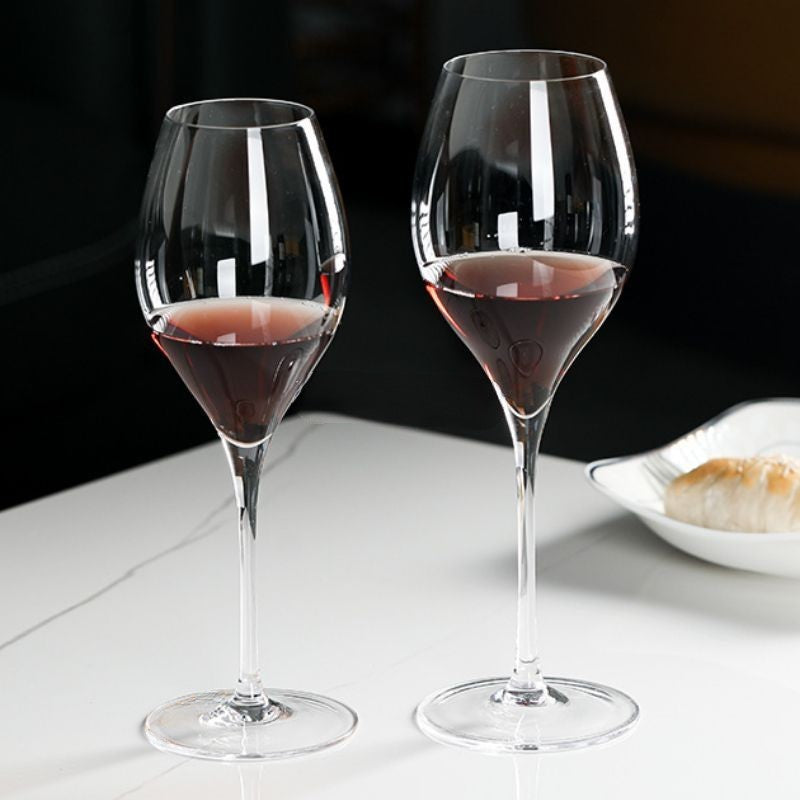 Classy Wine Glasses - Unveil Curvaceous Beauty | Glasscias